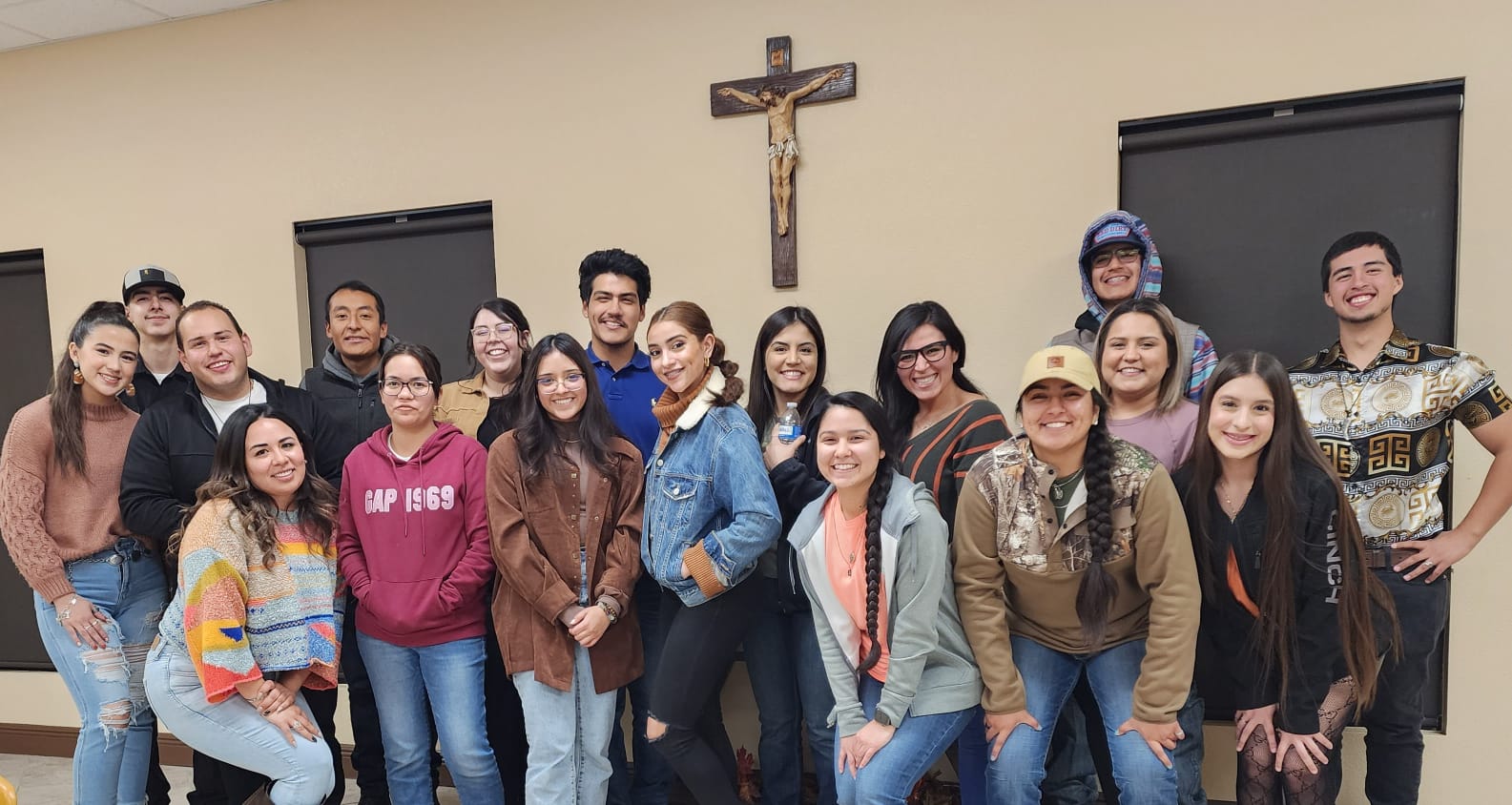 Iuvenum Christi – Young Adults – Holy Redeemer